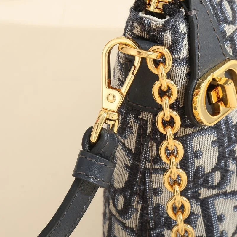 Accurate model Christian Dior Satchel Bags