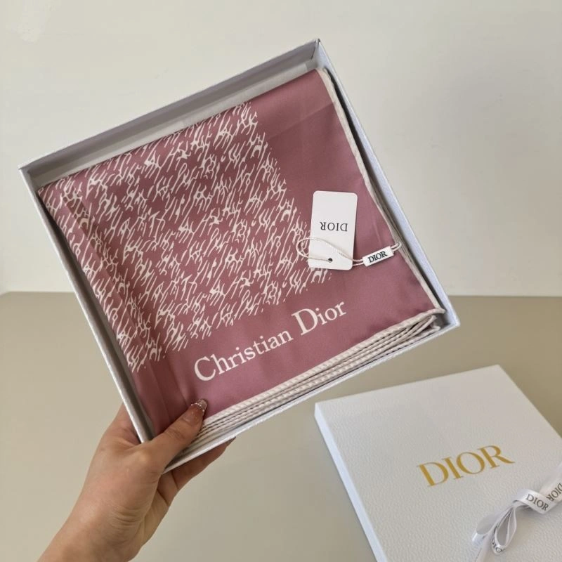 Accurate model Christian Dior Scarf