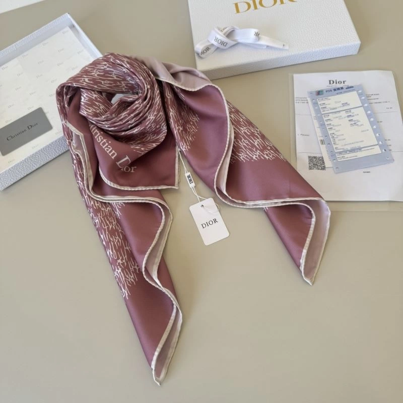 Accurate model Christian Dior Scarf