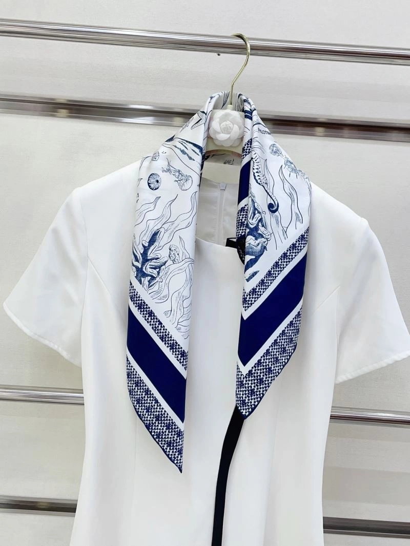 Indistinguishable Christian Dior Scarf