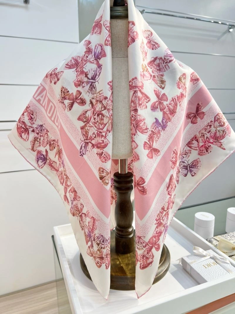 Top match Christian Dior Scarf