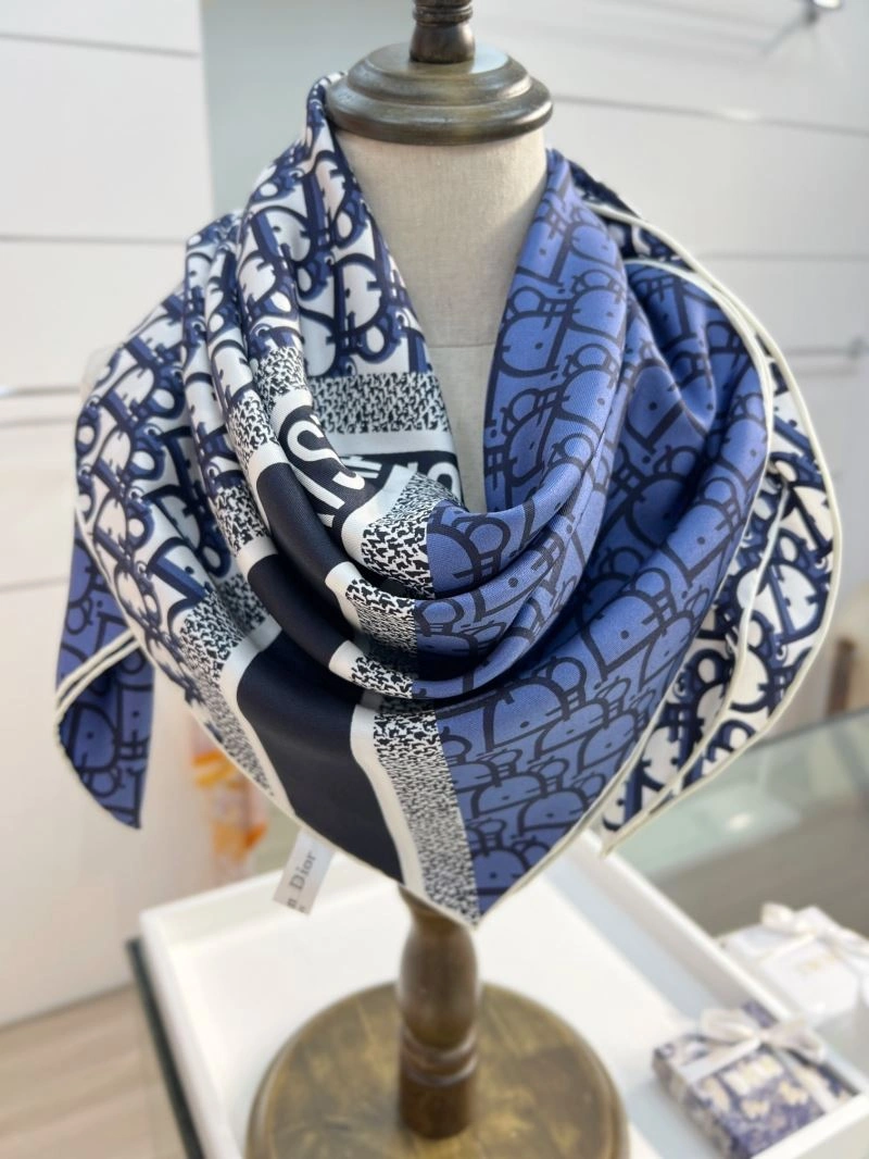 Top match Christian Dior Scarf