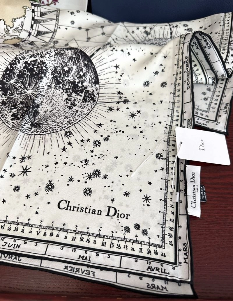 Low-cost Christian Dior Scarf