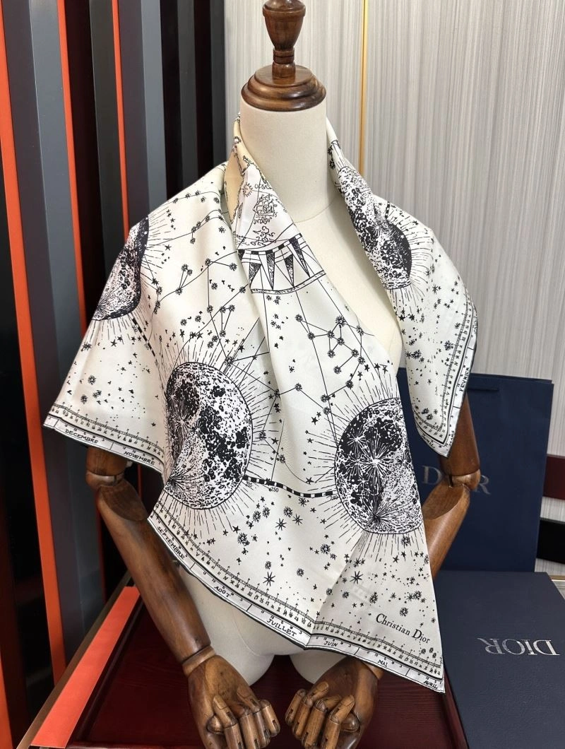 Low-cost Christian Dior Scarf