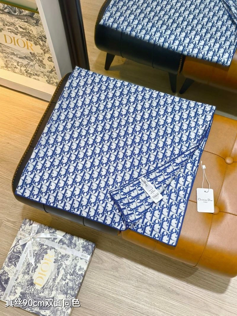 Low-cost Christian Dior Scarf