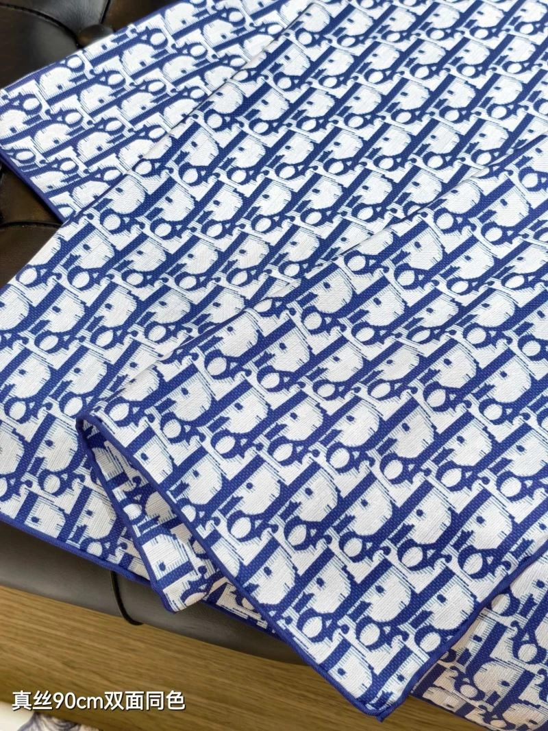 Low-cost Christian Dior Scarf