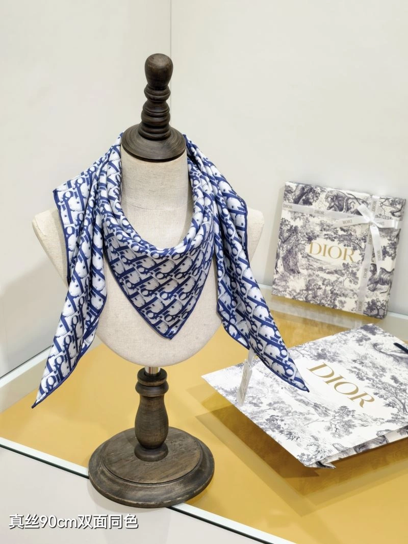 Low-cost Christian Dior Scarf