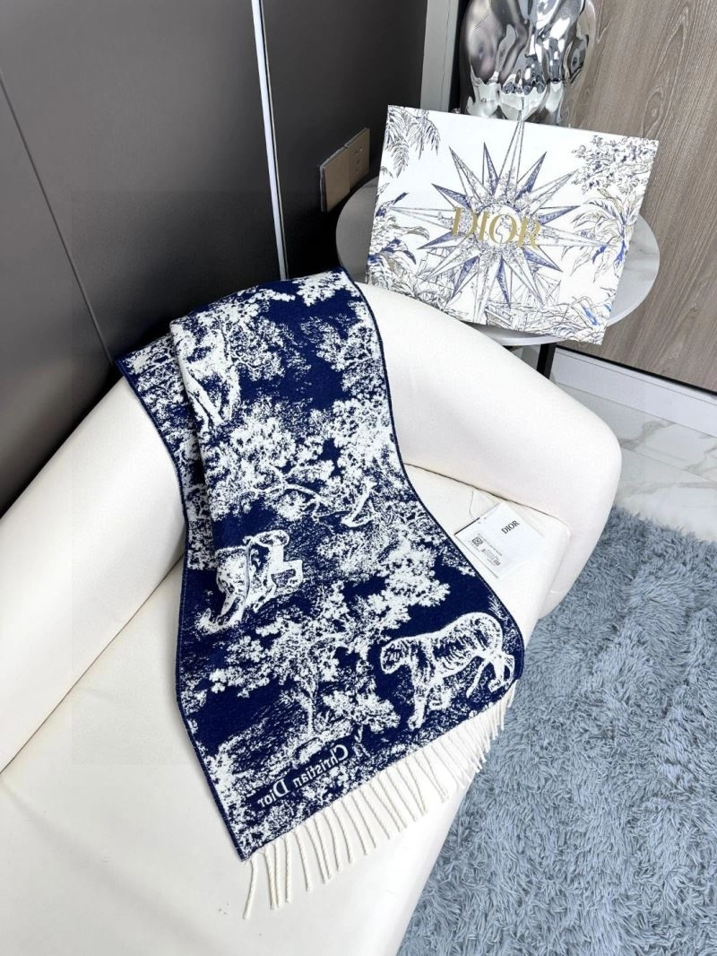 Top match Christian Dior Scarf