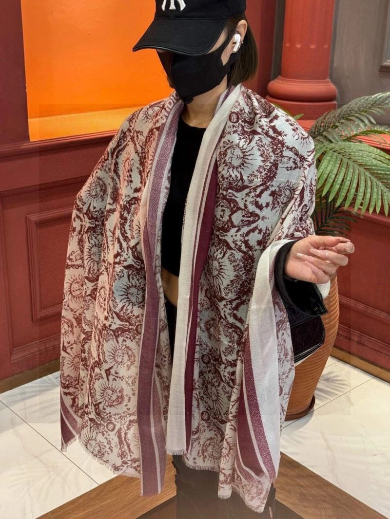 Indistinguishable Christian Dior Scarf