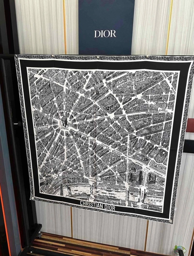 Value-priced Christian Dior Scarf