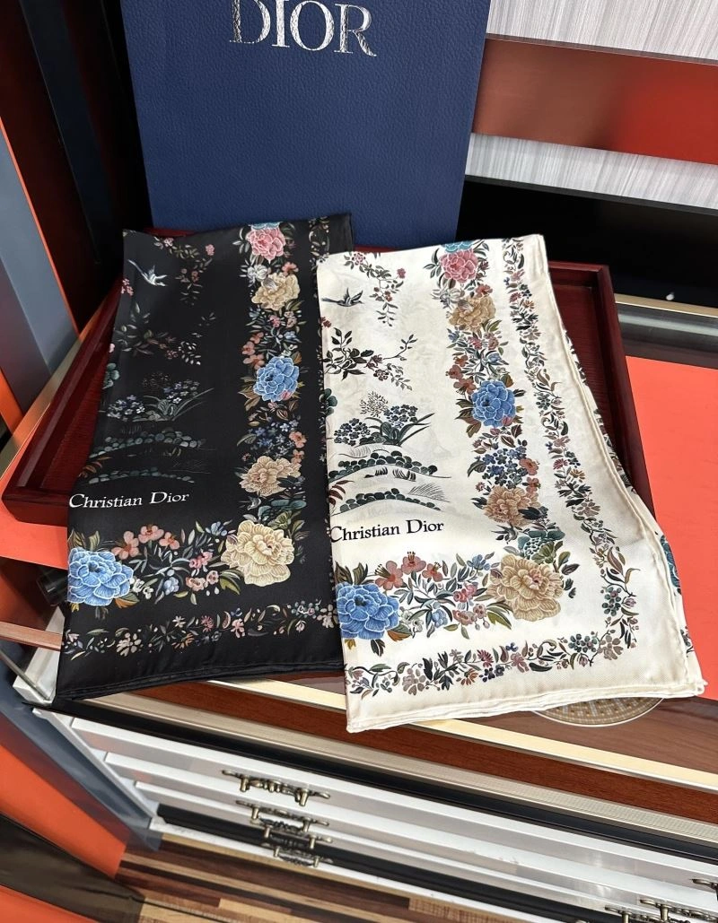 Accurate model Christian Dior Scarf