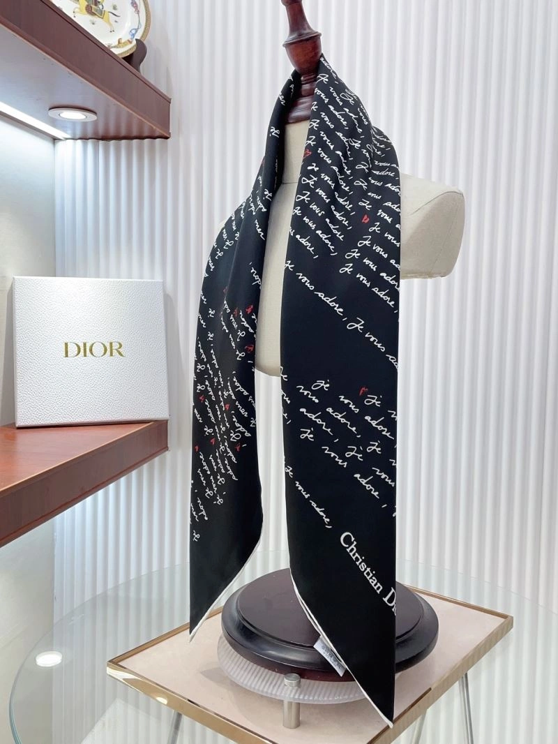 Accurate model Christian Dior Scarf