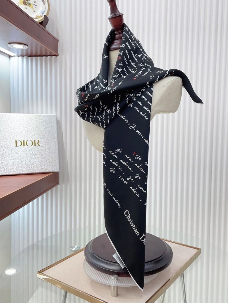 Accurate model Christian Dior Scarf