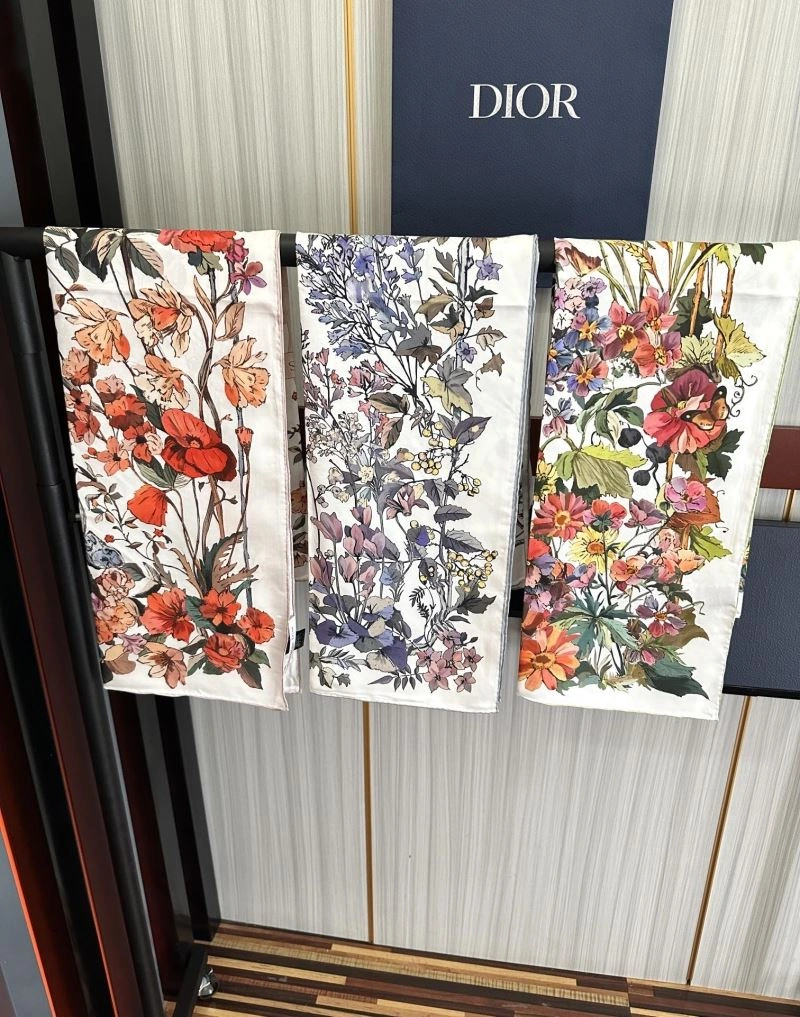 Indistinguishable Christian Dior Scarf