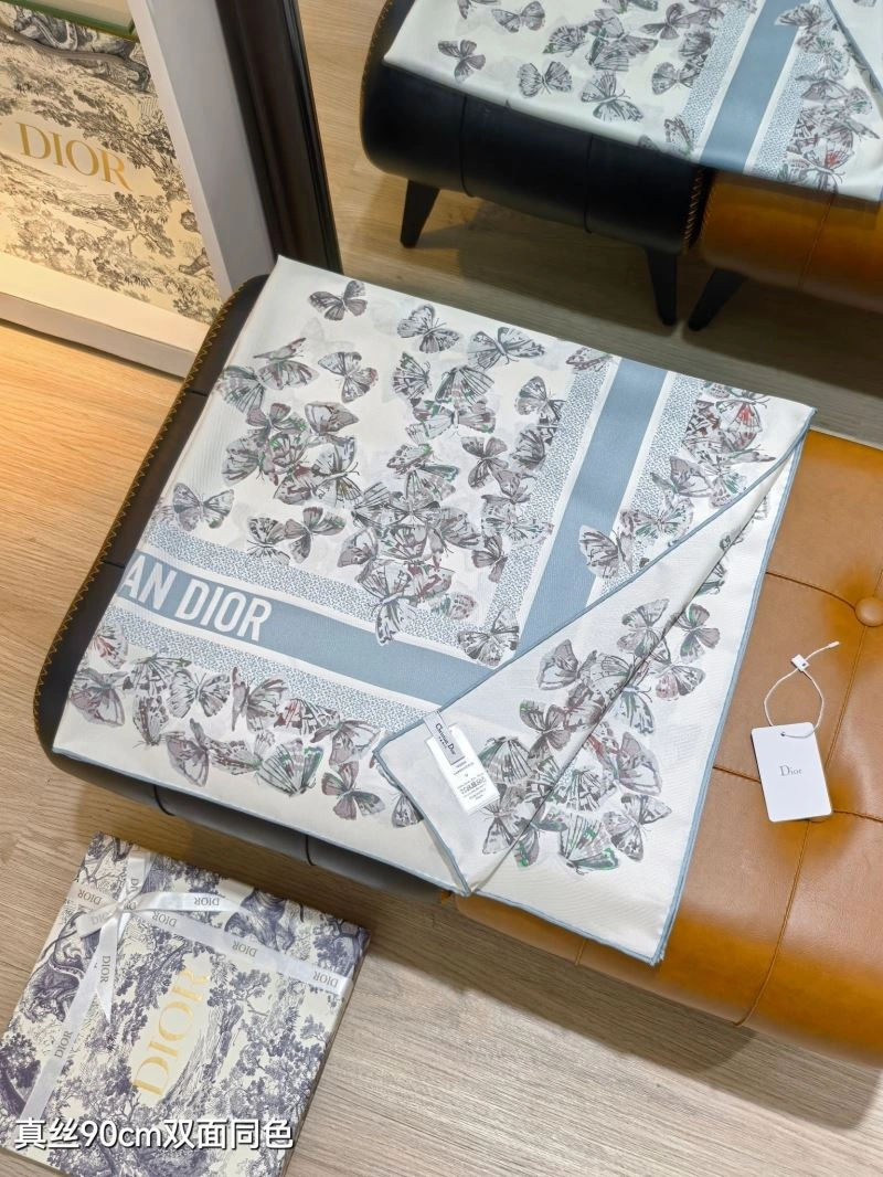 Top match Christian Dior Scarf