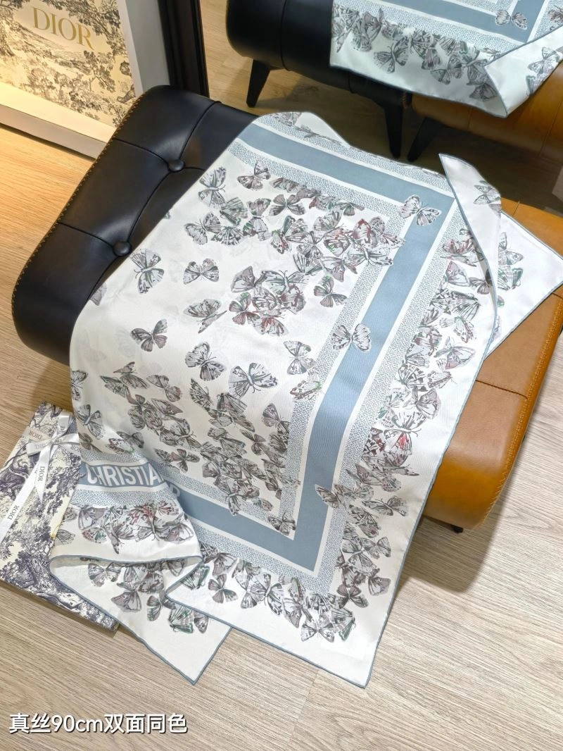 Top match Christian Dior Scarf