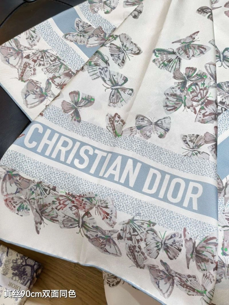 Top match Christian Dior Scarf