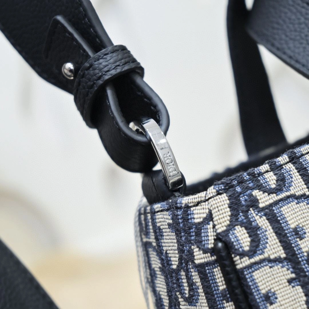 Exact replica Christian Dior Shopping Bags