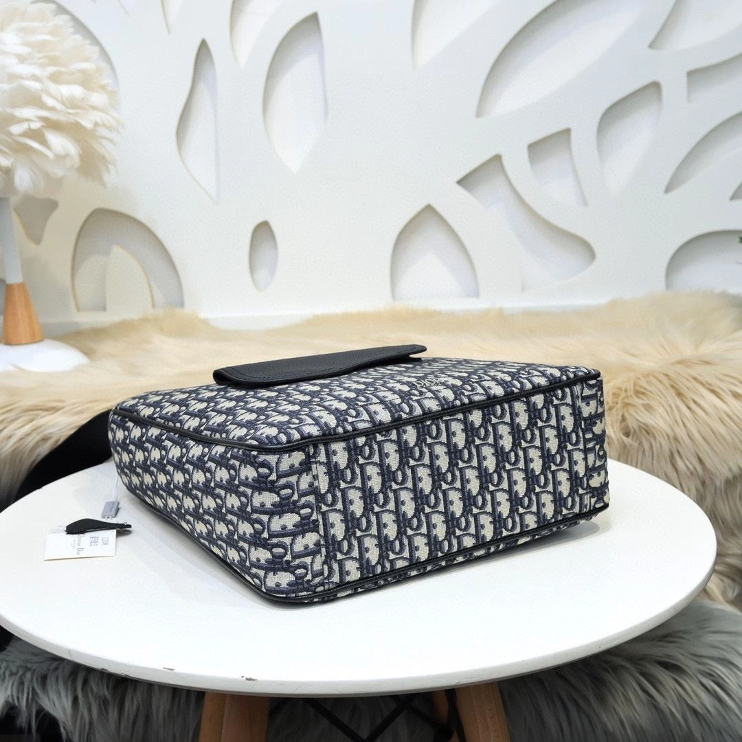 Exact replica Christian Dior Shopping Bags