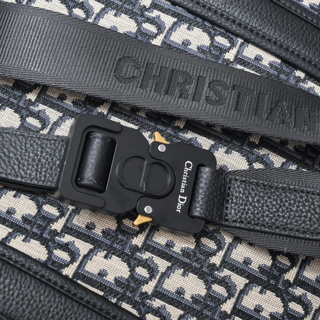 Indistinguishable Christian Dior Shopping Bags