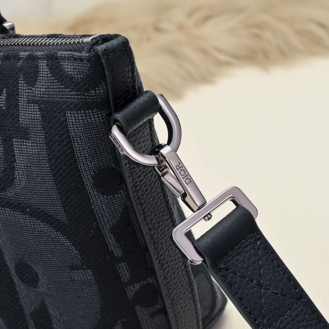 Cut-rate Christian Dior Shopping Bags