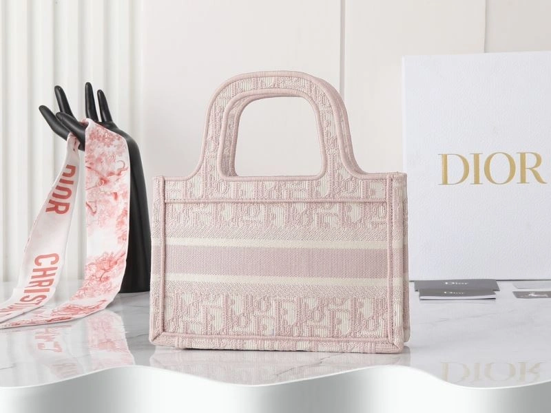 Reasonably priced Christian Dior Shopping Bags