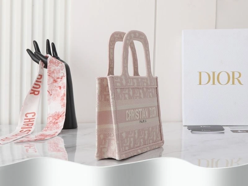 Reasonably priced Christian Dior Shopping Bags