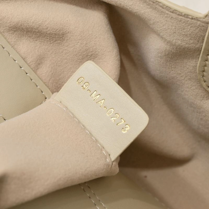 Low-cost Christian Dior Shopping Bags