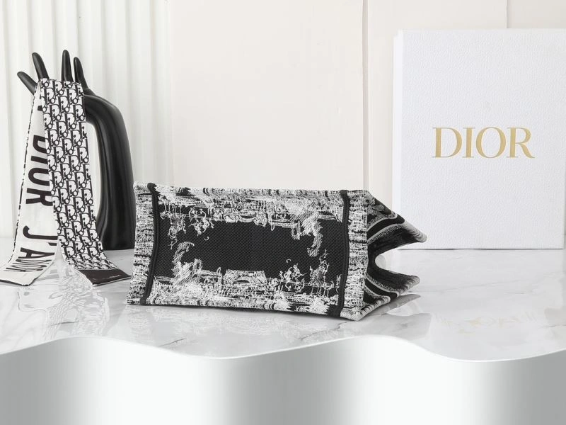 Exact replica Christian Dior Shopping Bags