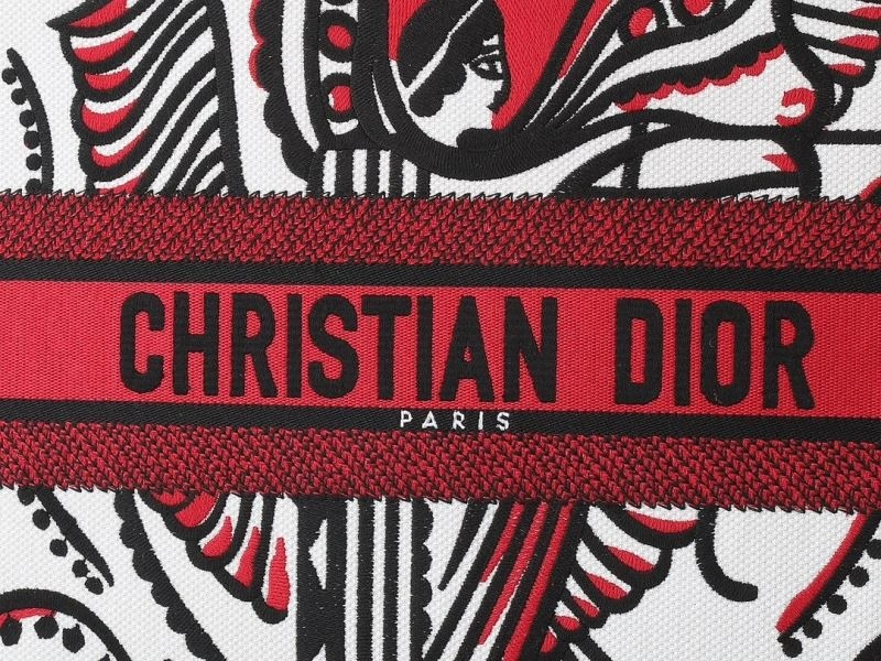 Reasonably priced Christian Dior Shopping Bags