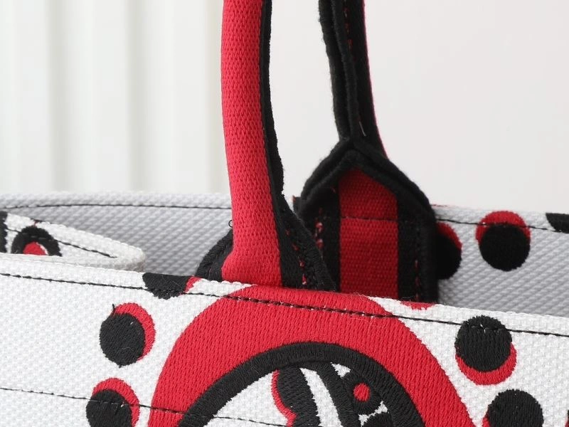 Reasonably priced Christian Dior Shopping Bags