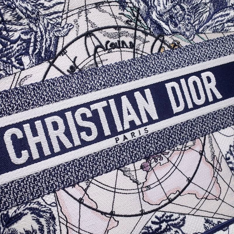 Reasonably priced Christian Dior Shopping Bags