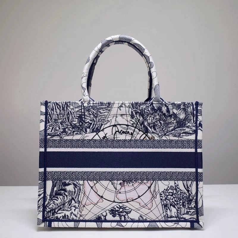Reasonably priced Christian Dior Shopping Bags