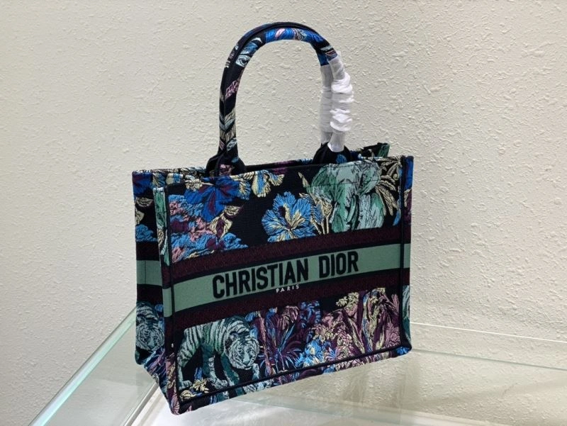 Reasonably priced Christian Dior Shopping Bags