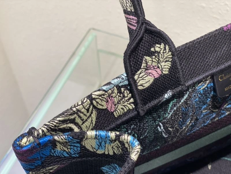 Reasonably priced Christian Dior Shopping Bags