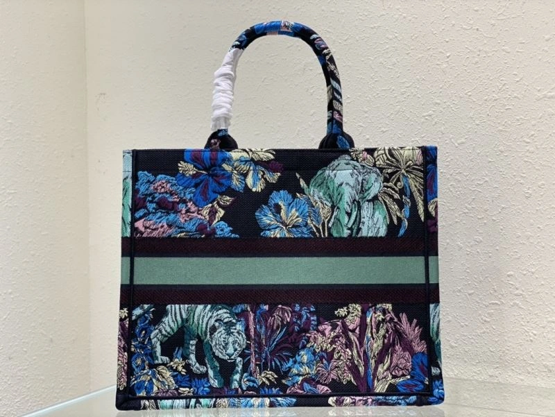 Reasonably priced Christian Dior Shopping Bags