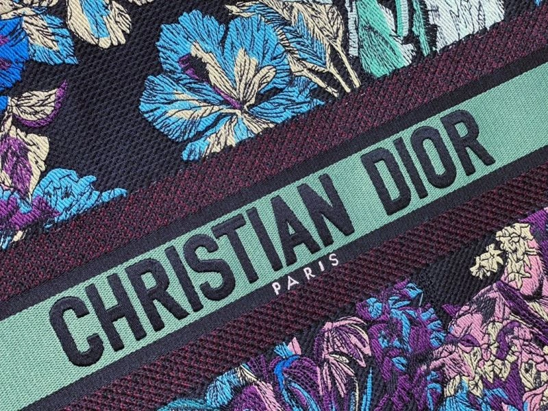 Reasonably priced Christian Dior Shopping Bags
