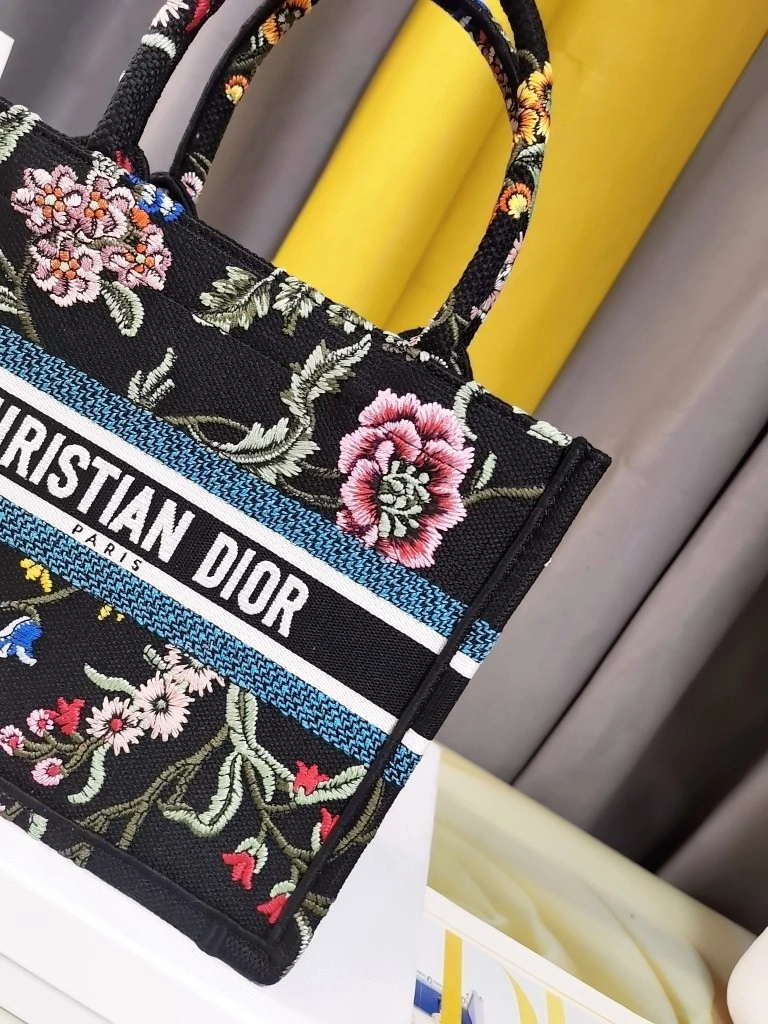 Legit Christian Dior Shopping Bags