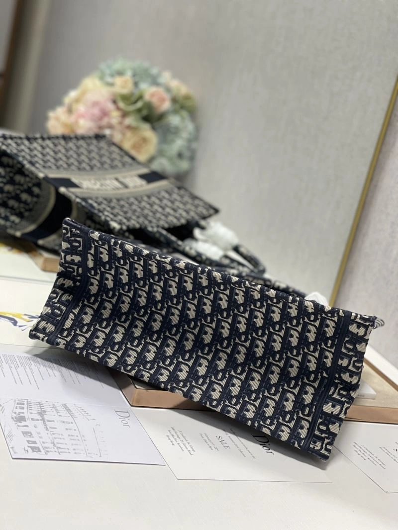 Inexpensive Christian Dior Shopping Bags