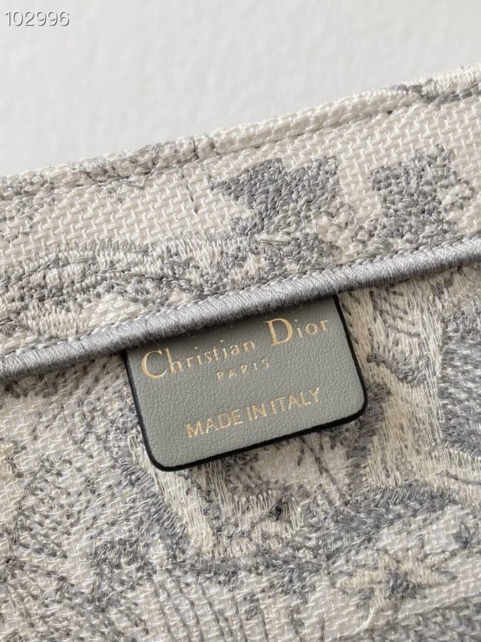 Reasonably priced Christian Dior Shopping Bags