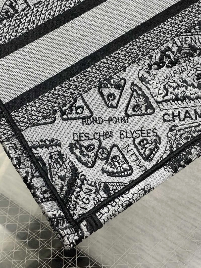 Economical Christian Dior Shopping Bags
