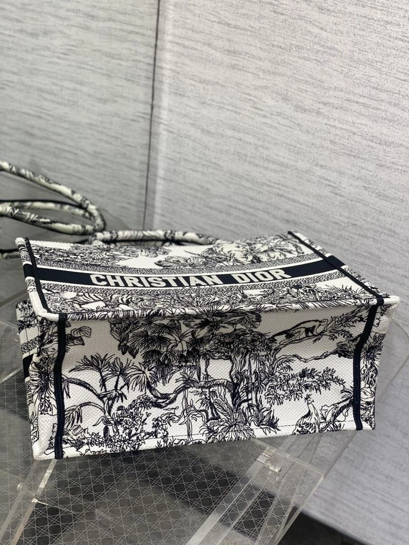 Cut-rate Christian Dior Shopping Bags