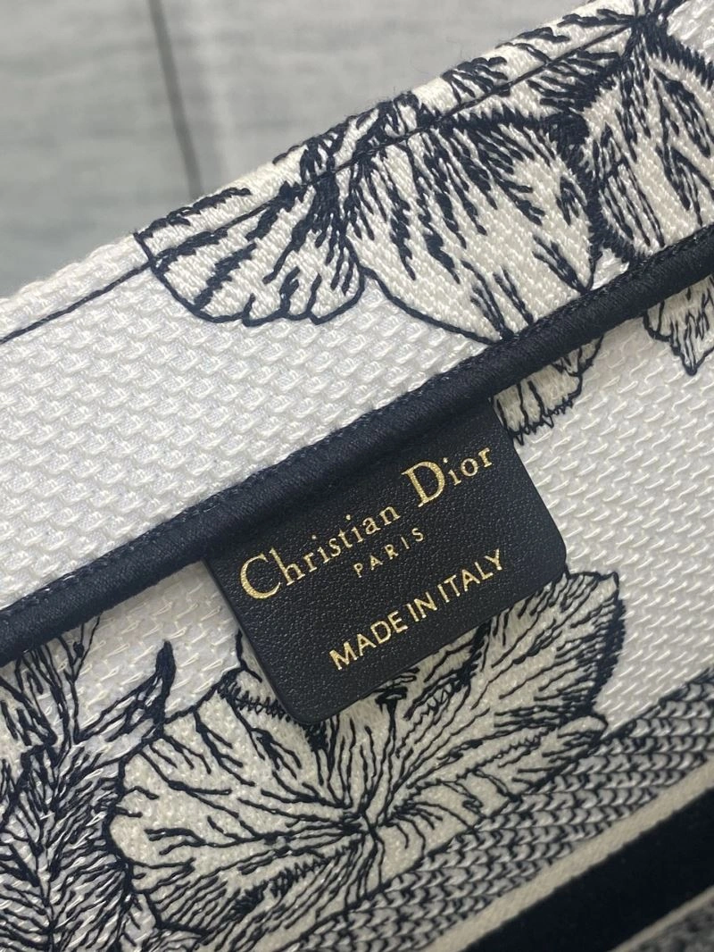 Cut-rate Christian Dior Shopping Bags