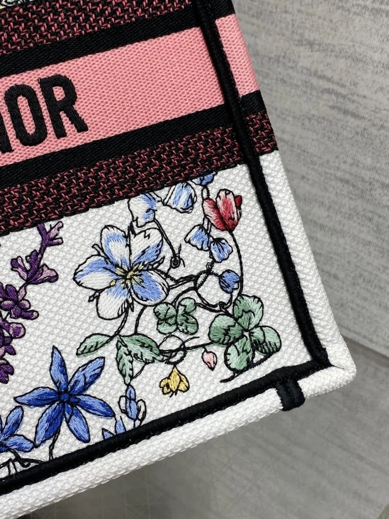 Reasonably priced Christian Dior Shopping Bags