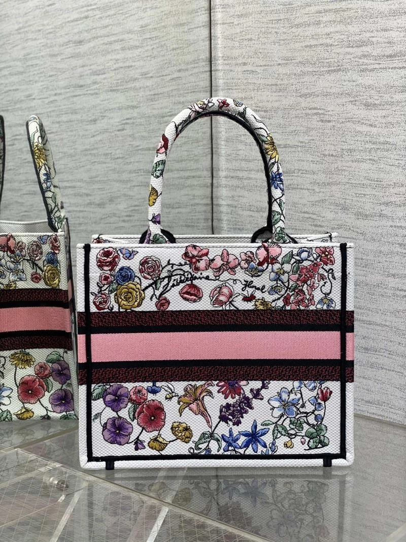 Reasonably priced Christian Dior Shopping Bags
