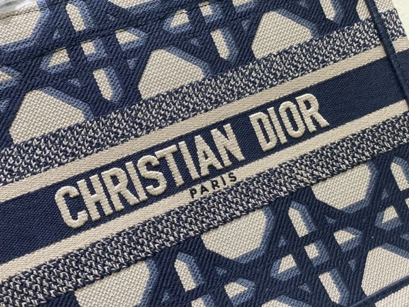 Reasonably priced Christian Dior Shopping Bags