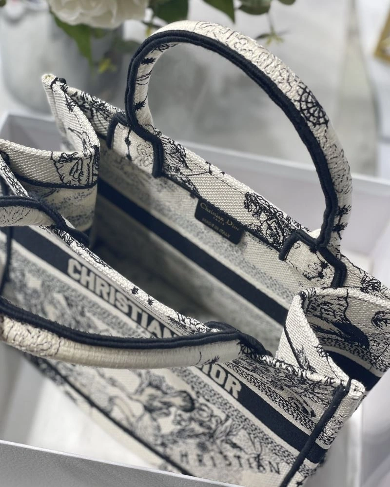 Low-cost Christian Dior Shopping Bags