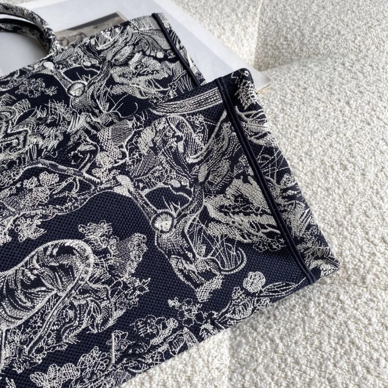 Bargain Christian Dior Shopping Bags