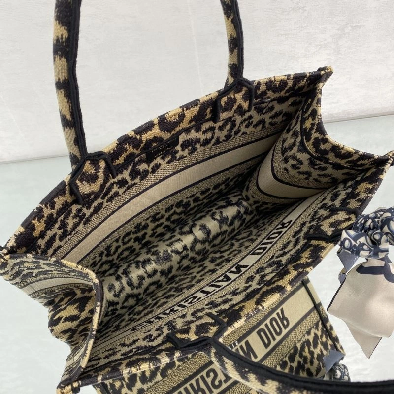Top match Christian Dior Shopping Bags