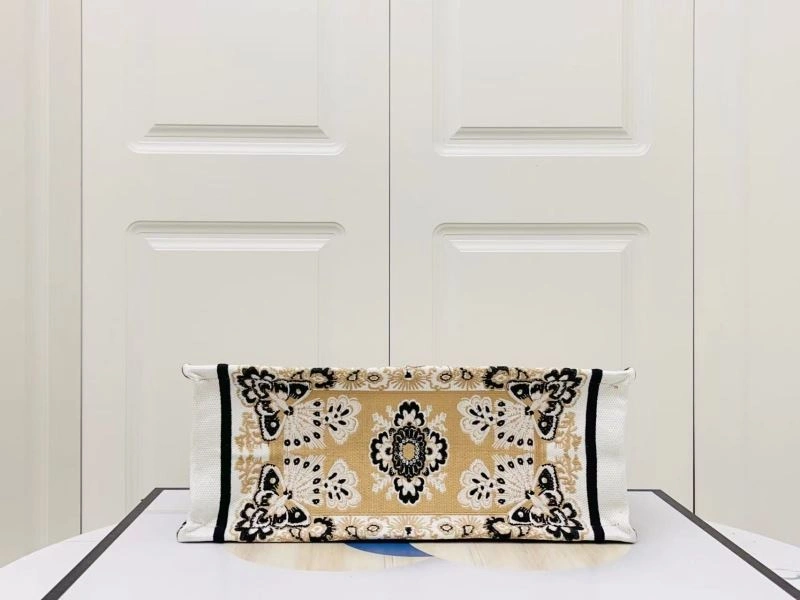 Economical Christian Dior Shopping Bags